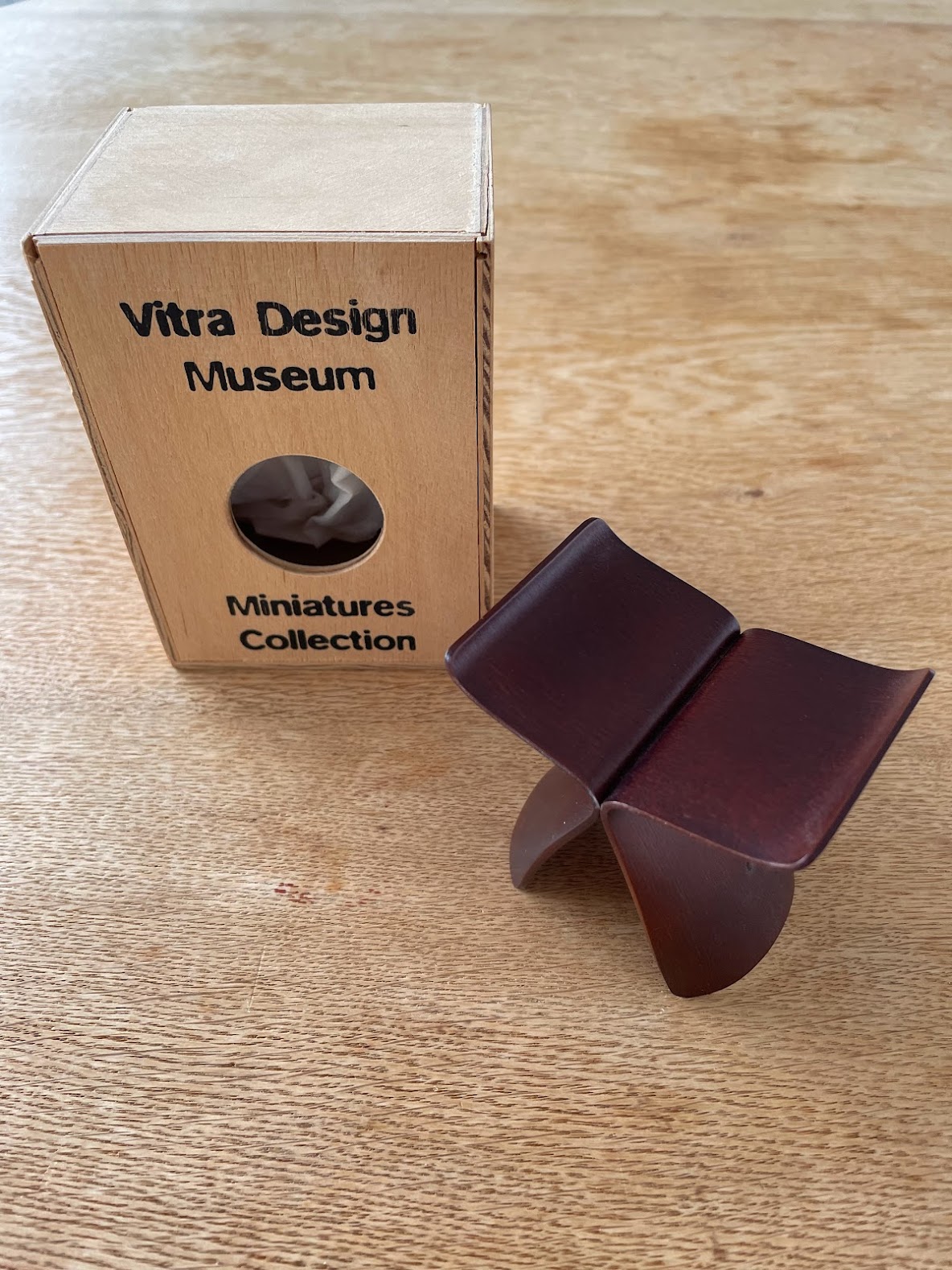 Butterfly Stool 1954 | PLEA Design.com